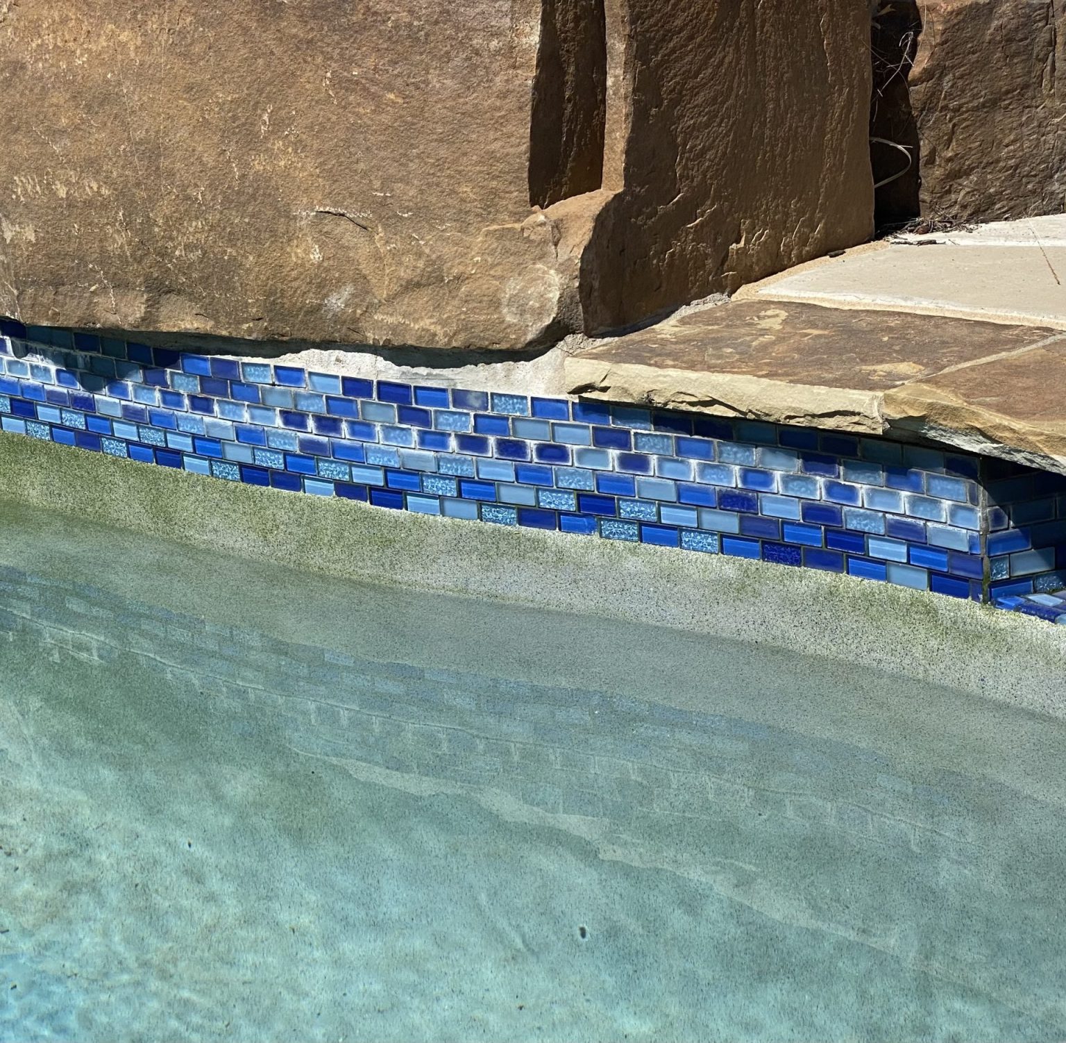 Pool Tile Cleanings – Pool Calcium Removal & Algae Cleaning